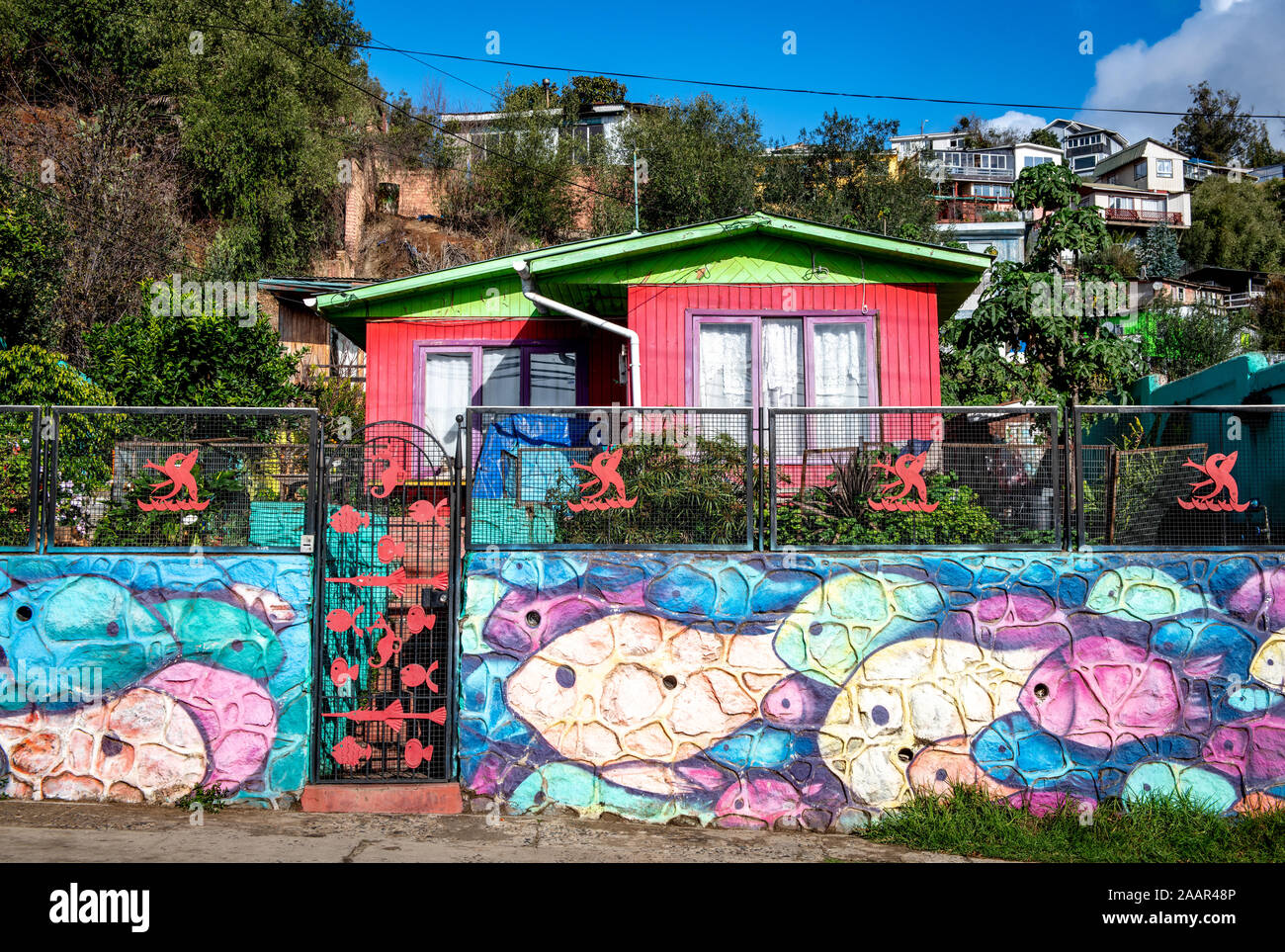 Colorful murals adorn the walls buildings of Valparaiso, Chile Stock ...