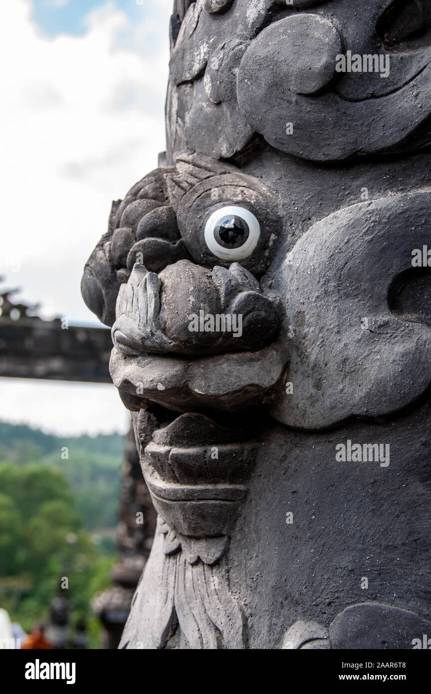 Sumptuous tomb hi-res stock photography and images - Alamy