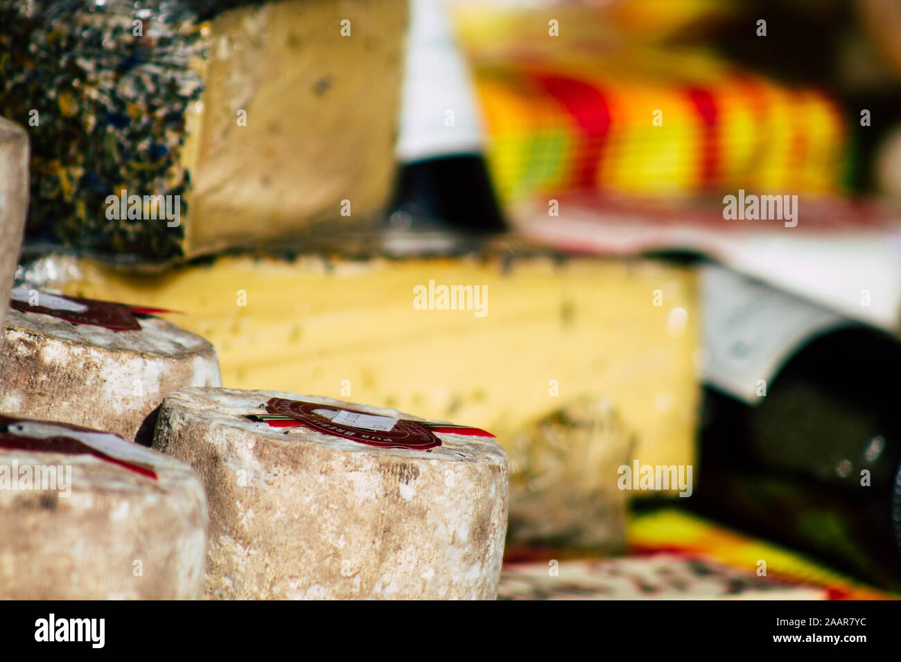 France market cheese tourists hi-res stock photography and images - Alamy