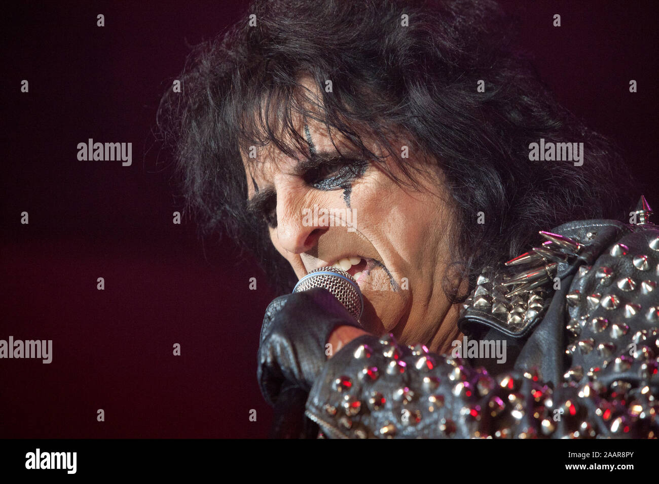 Headshot halloween hi-res stock photography and images - Alamy