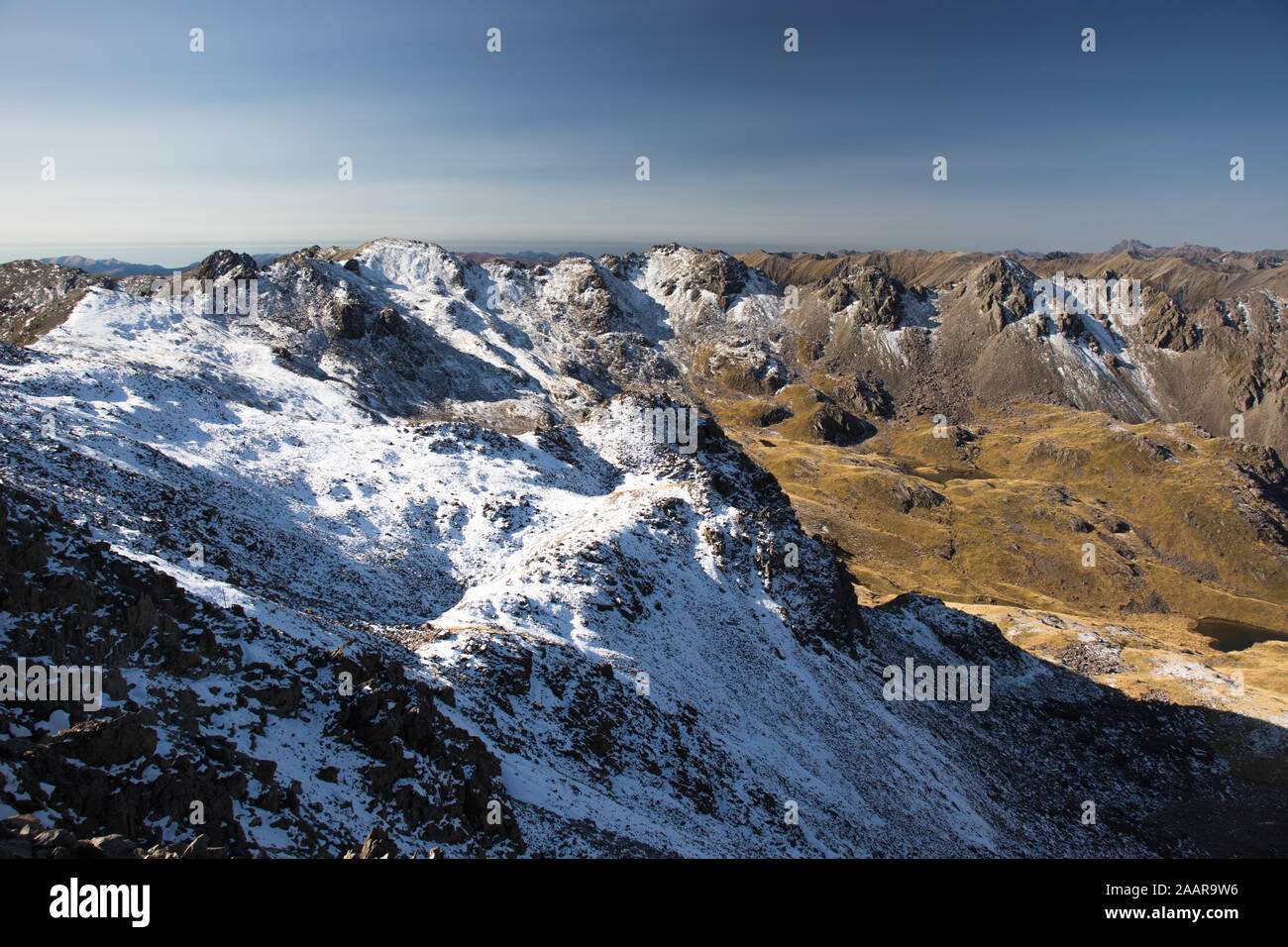 Scenic view on Nelson Lakes National Park mountain range, part of ...