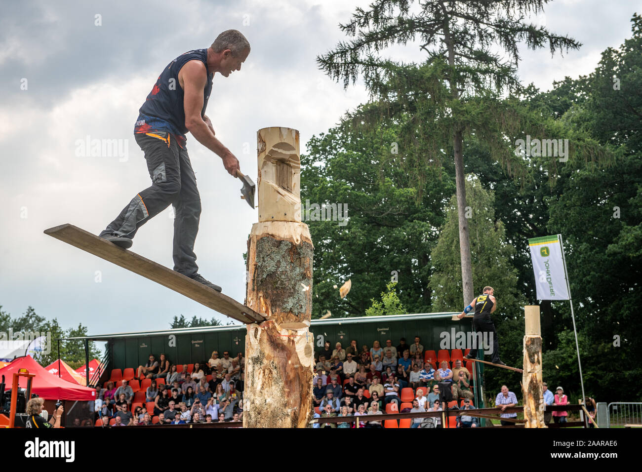Wood chopping competition hi-res stock photography and images - Alamy
