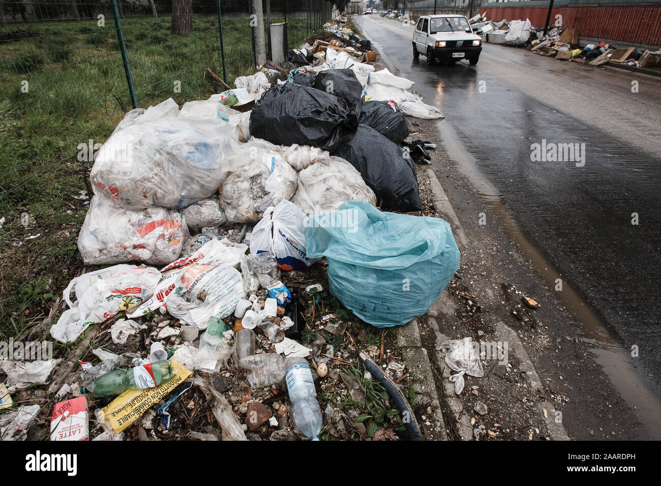 Naples waste management crisis hi-res stock photography and images - Alamy