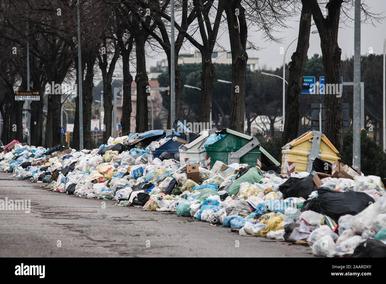 Naples waste management crisis hi-res stock photography and images - Alamy