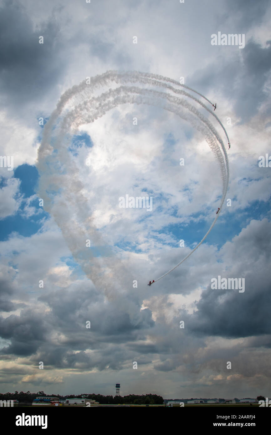 Aeroshell North American T6 Harvard -Sun n’ Fun airshow, Lakeland ...