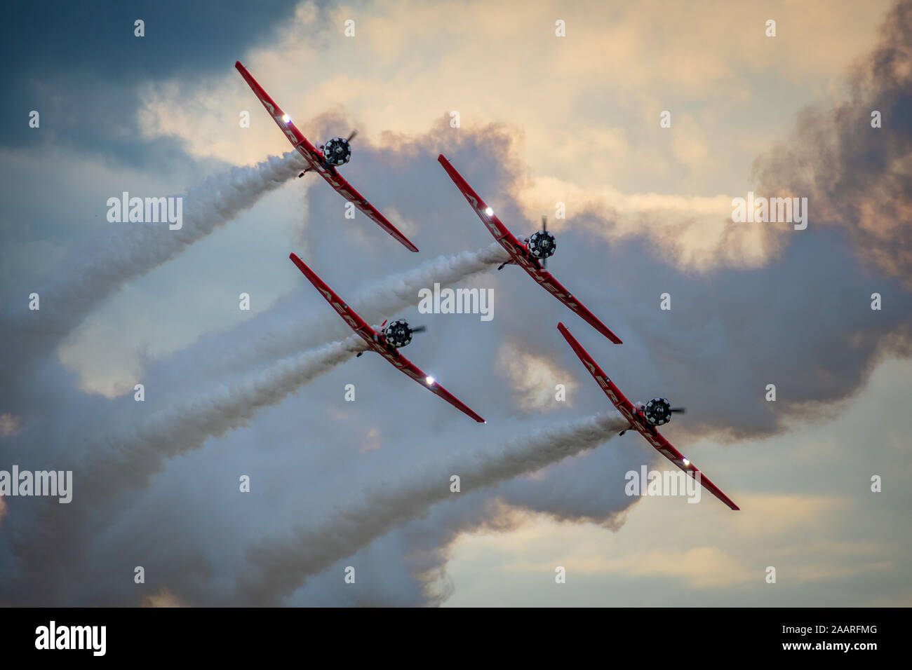 Aeroshell North American T6 Harvard -Sun n’ Fun airshow, Lakeland ...