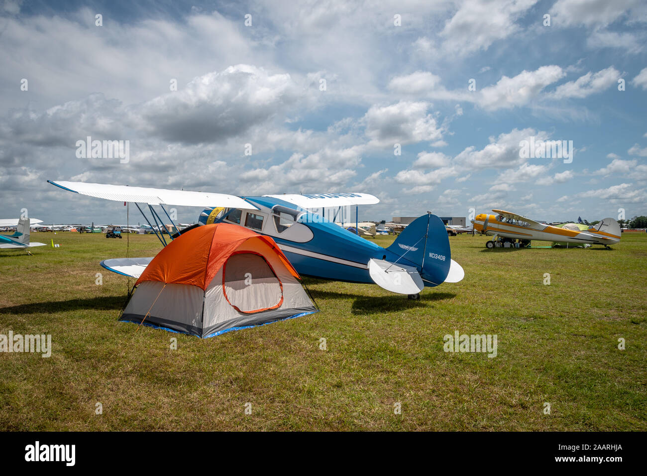 Planes on display -Sun n’ Fun airshow, Lakeland Florida Stock Photo - Alamy