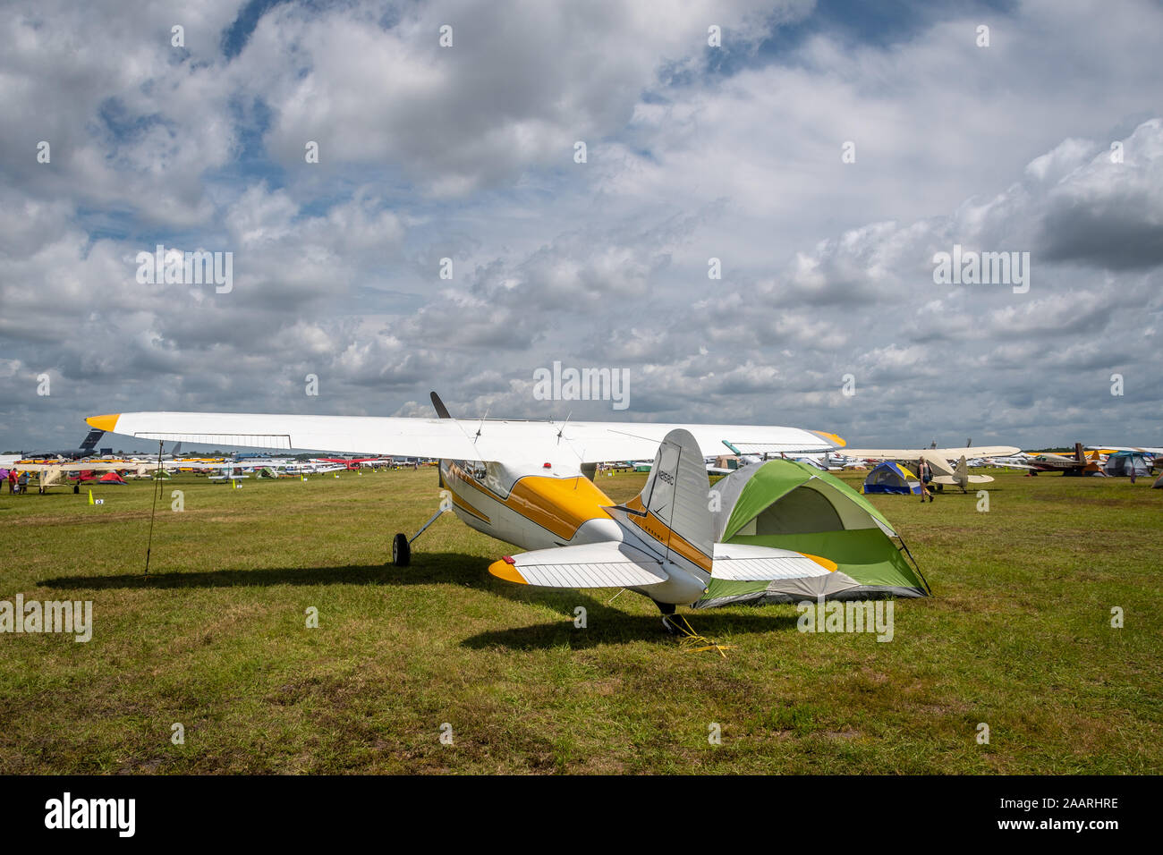 Planes on display -Sun n’ Fun airshow, Lakeland Florida Stock Photo - Alamy