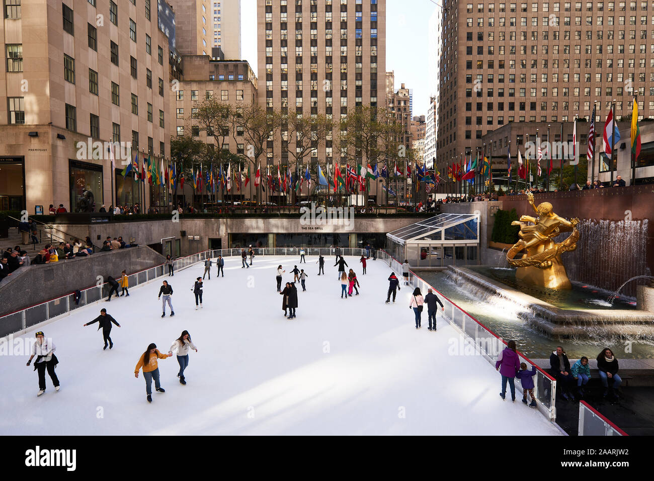 Ice ring at the Rockefeller Center Stock Photo - Alamy