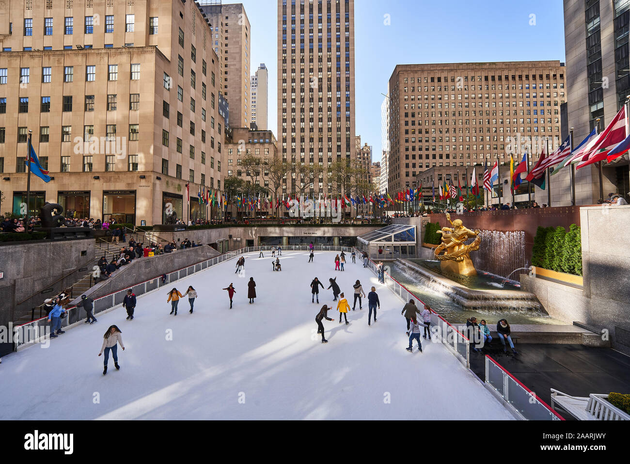 Ice ring at the Rockefeller Center Stock Photo - Alamy