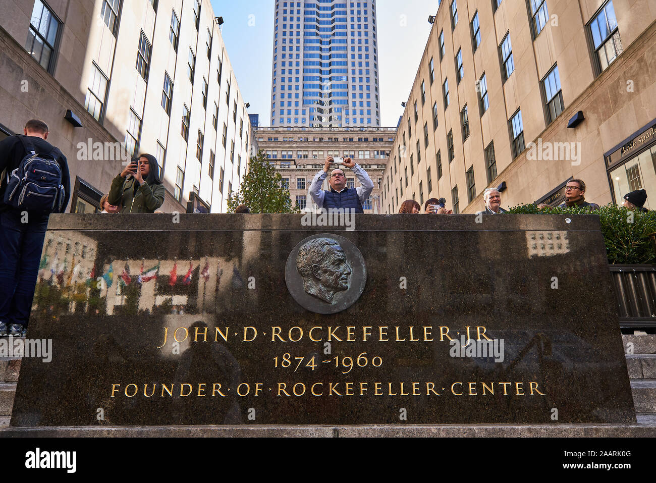 Ice ring at the Rockefeller Center Stock Photo - Alamy