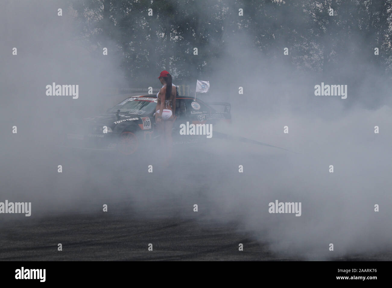 Hot rod car girl hi-res stock photography and images - Alamy