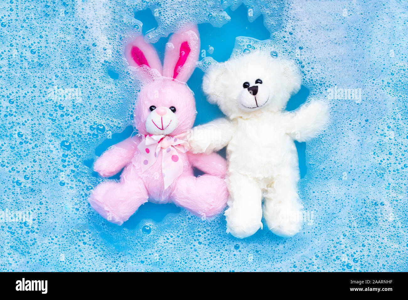 Teddy bear in the washing machine hi-res stock photography and images ...