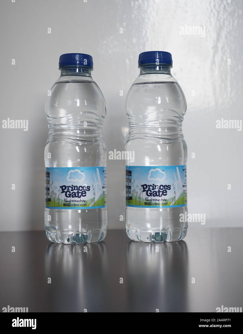 Bottled water wales hi-res stock photography and images - Alamy