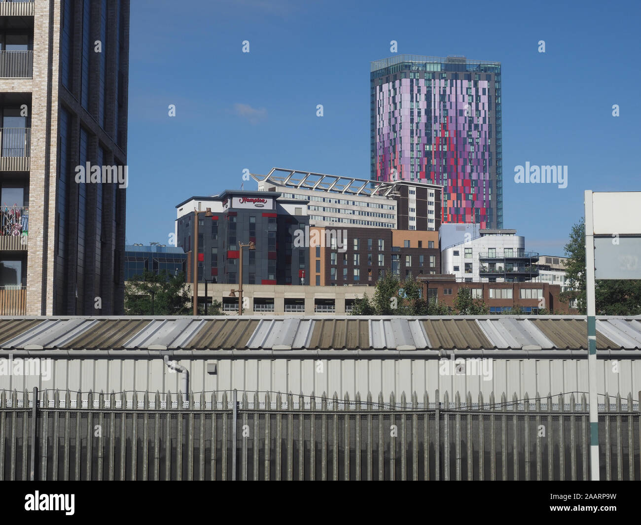 Saffron tower hi-res stock photography and images - Alamy