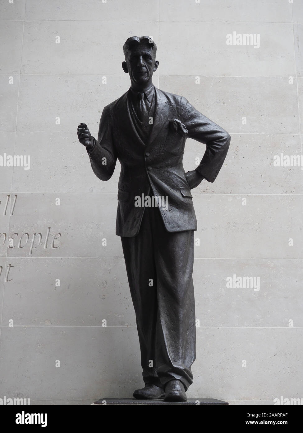 George orwell statue hi-res stock photography and images - Alamy
