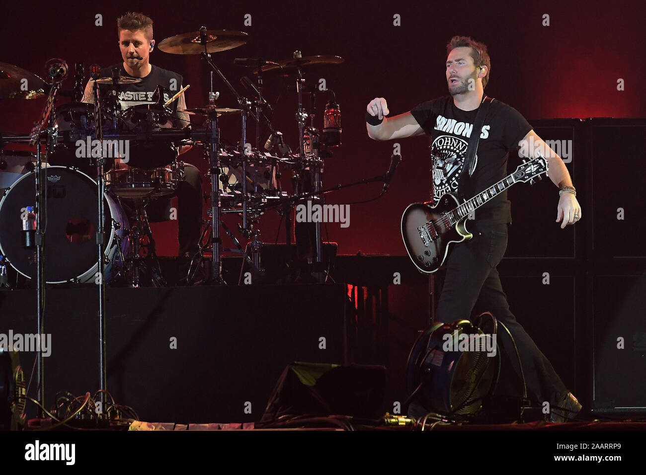 Chad kroeger nickelback lead singer hi-res stock photography and images ...