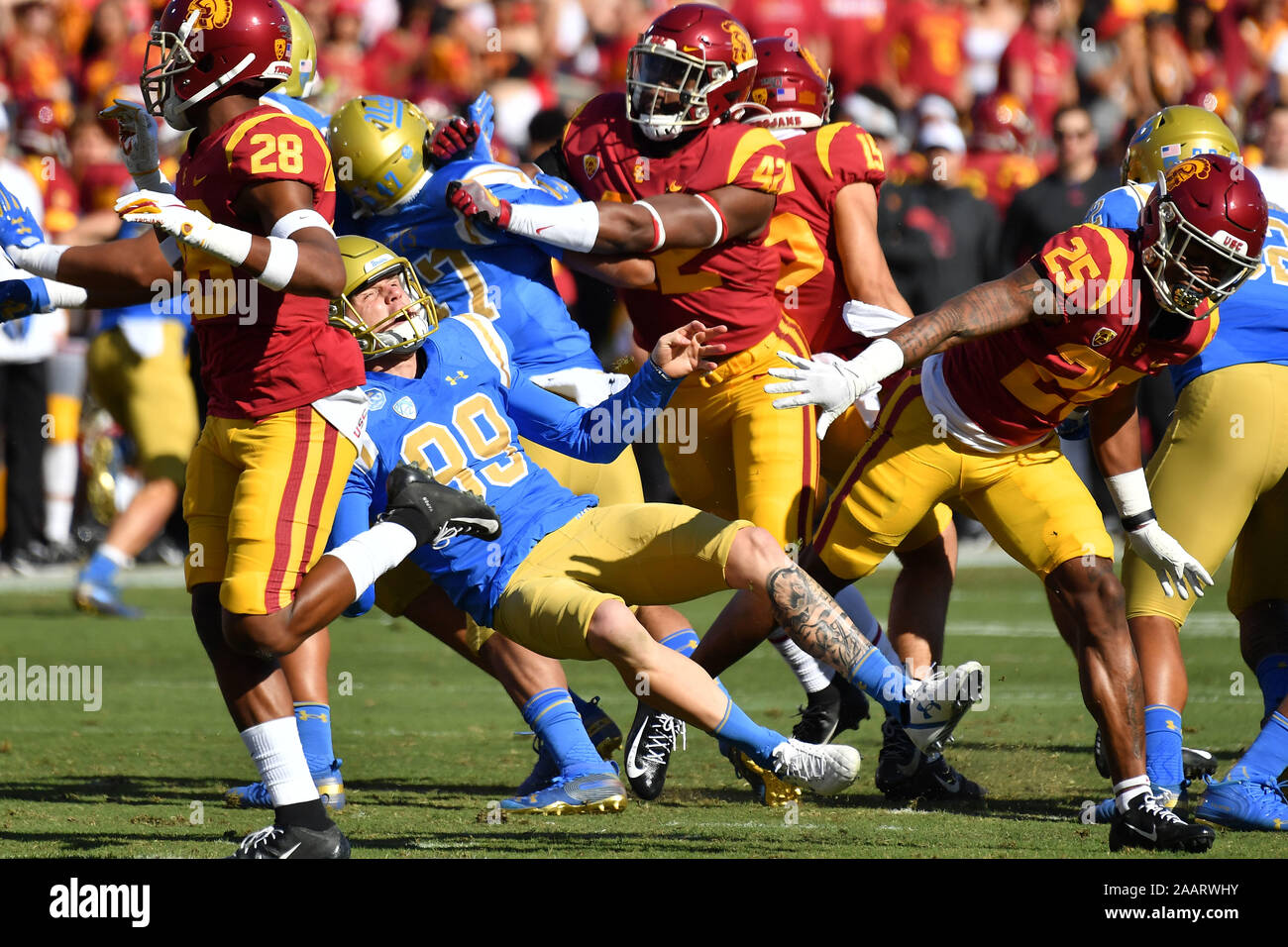 Los Angeles, CA. 23rd Nov, 2019. UCLA Bruins ps hitunter Wade Lees #89 ...