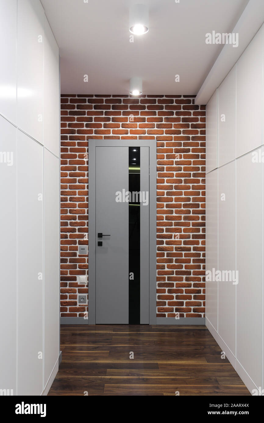 Closed interior door in a modern interior Stock Photo - Alamy