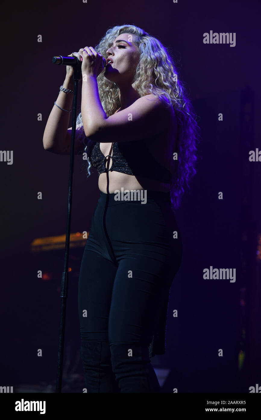 Hollywood FL, USA. 22nd Nov, 2019. Chelsey LaRue of The Bonfyre ...