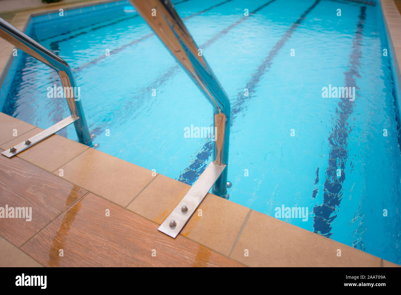 Small swimming pool on the roof, private modern villa house Stock Photo ...