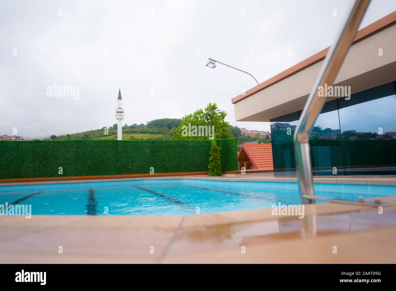 Small swimming pool on the roof, private modern villa house Stock Photo ...