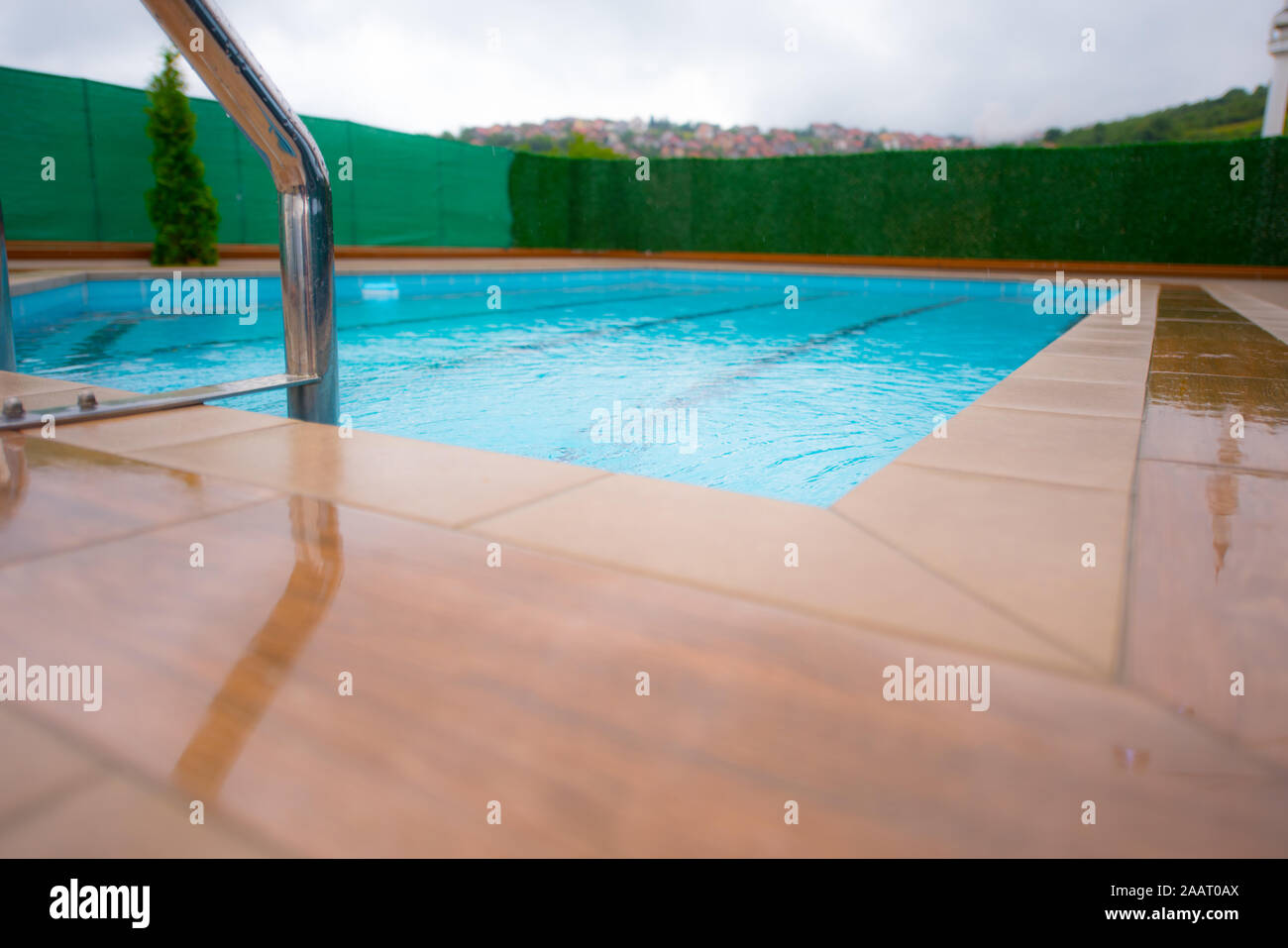 Small swimming pool on the roof, private modern villa house Stock Photo ...