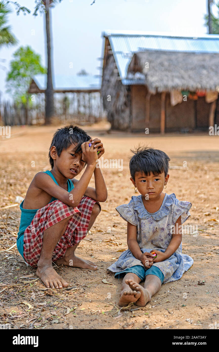 Poor myanmar child hi-res stock photography and images - Alamy