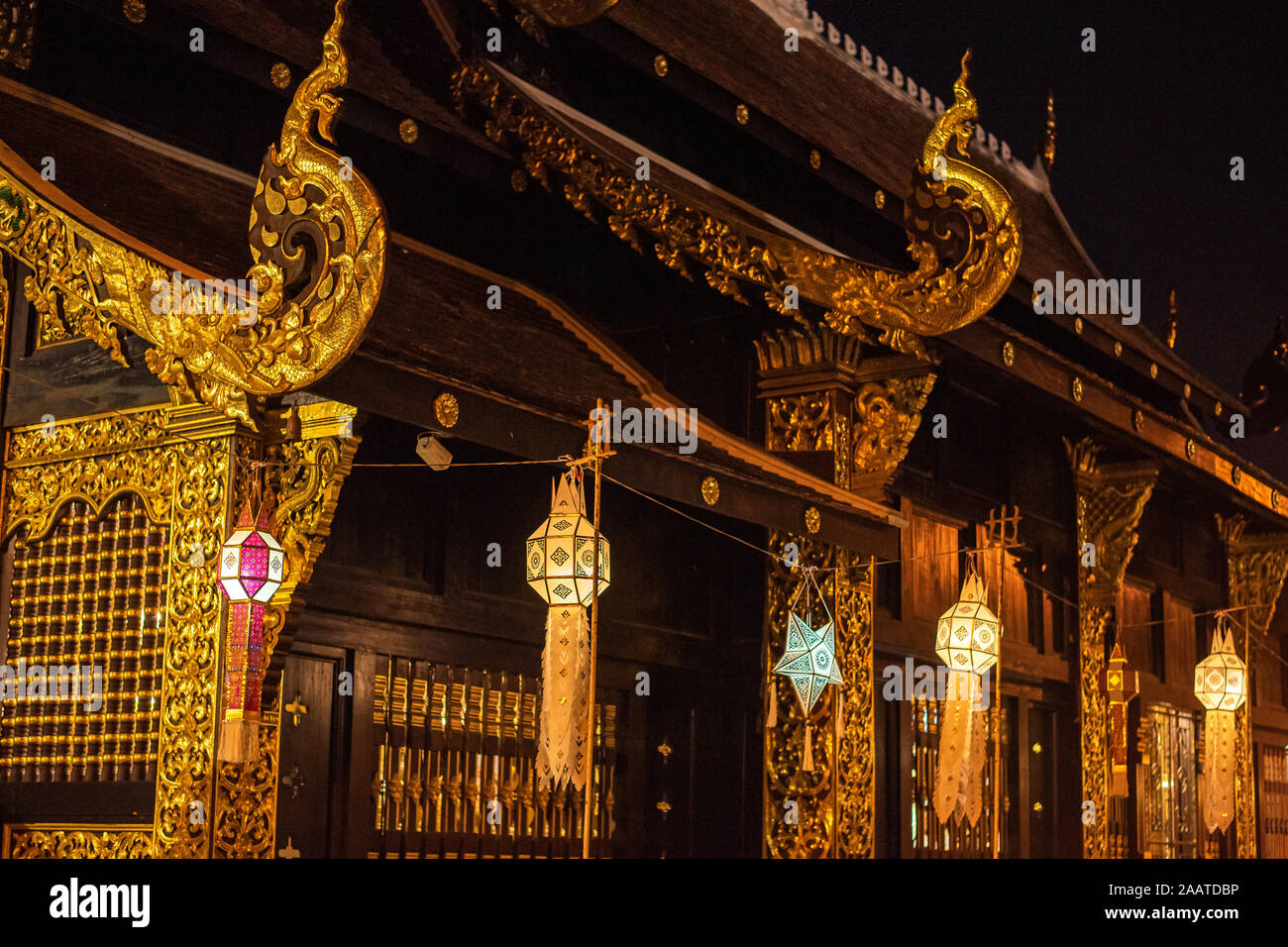 Lantern temple night hi-res stock photography and images - Alamy