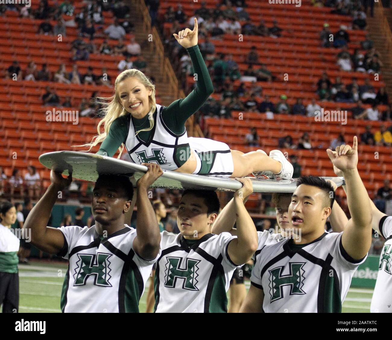 Hawaii Cheerleaders High Resolution Stock Photography and Images - Alamy