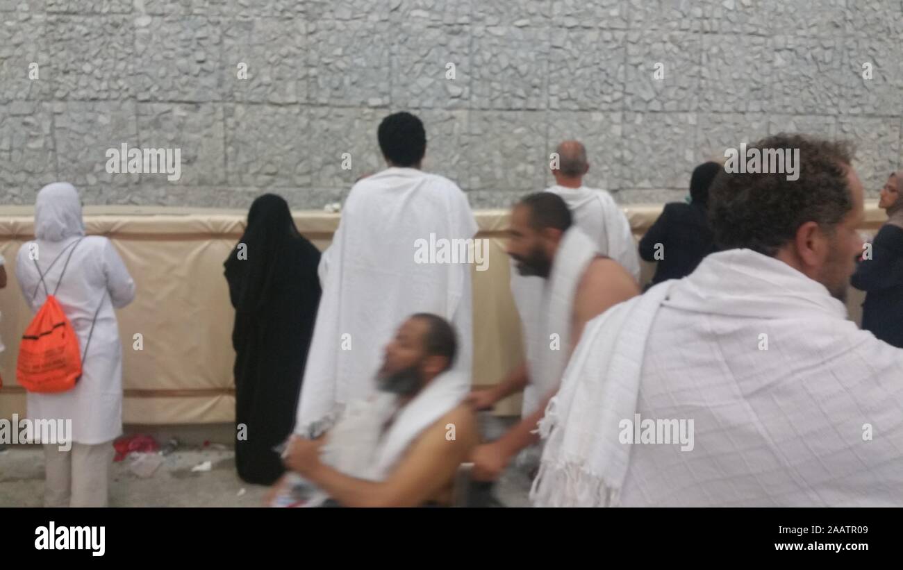 Mecca, Saudi Arabia, september 2016., Muslim pilgrims walk to perform ...