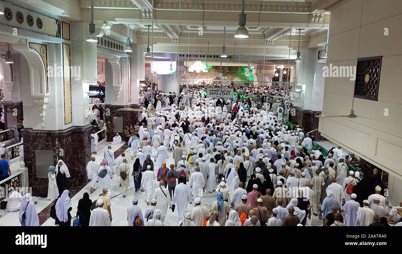 gambar bukit safa marwah - Natalie Lambert