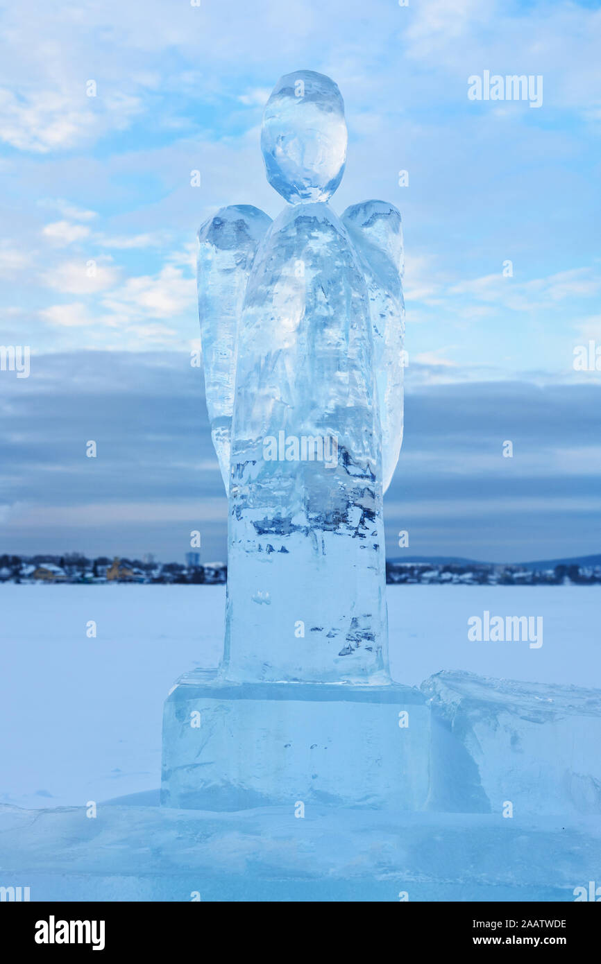 Angel shape in snow hi-res stock photography and images - Alamy