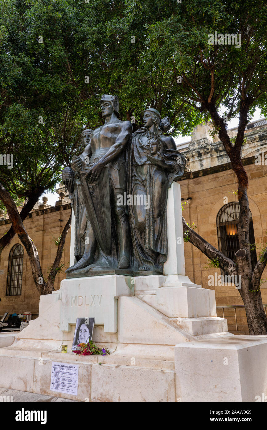The Great Siege Monument (Maltese: Il-Monument tal-Assedju l-Kbir) in ...