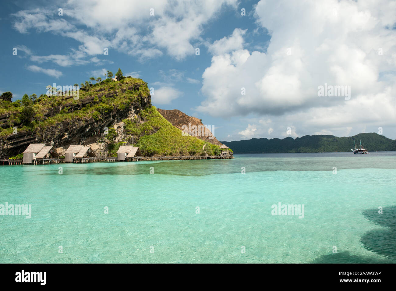 Ocean triangle hi-res stock photography and images - Alamy