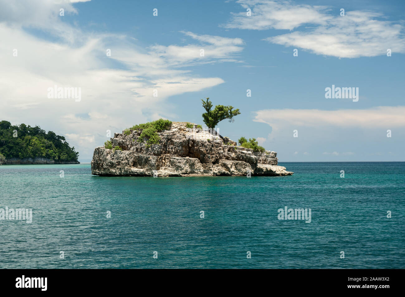Ocean triangle hi-res stock photography and images - Alamy