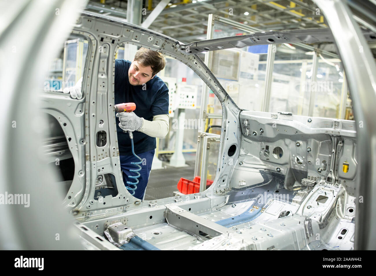 Car factory hi-res stock photography and images - Alamy