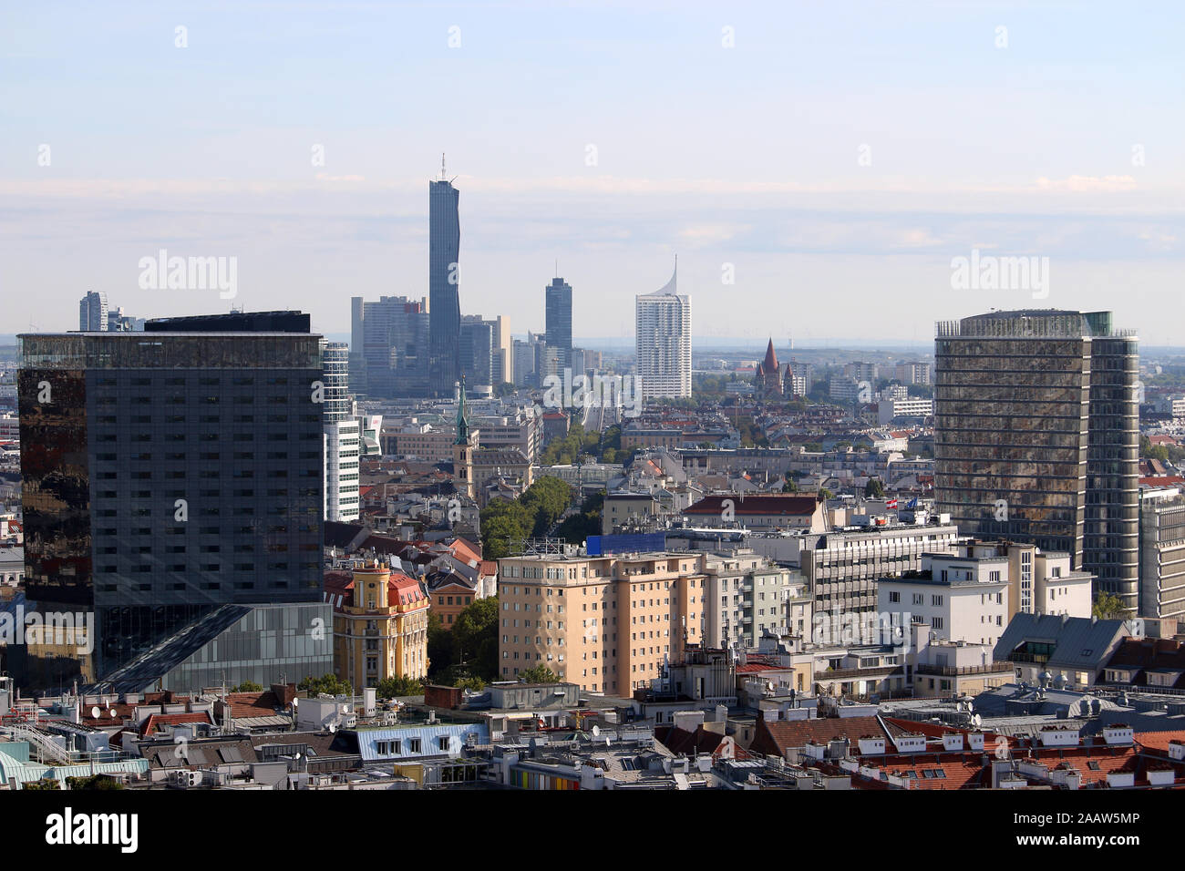 City building office vienna hi-res stock photography and images - Alamy