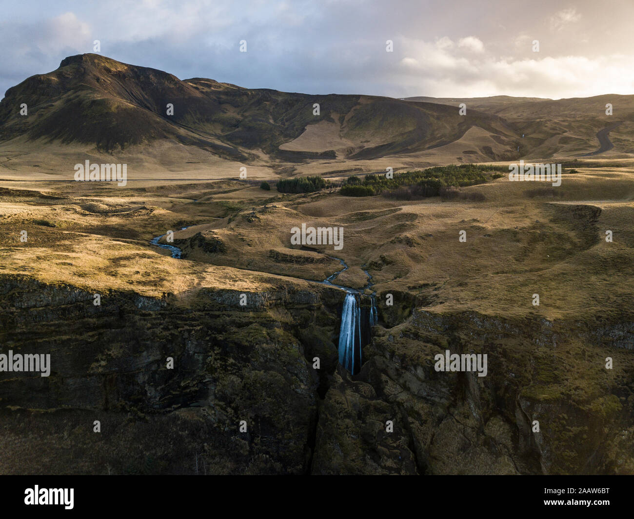 Cliff birds eye view hi-res stock photography and images - Alamy