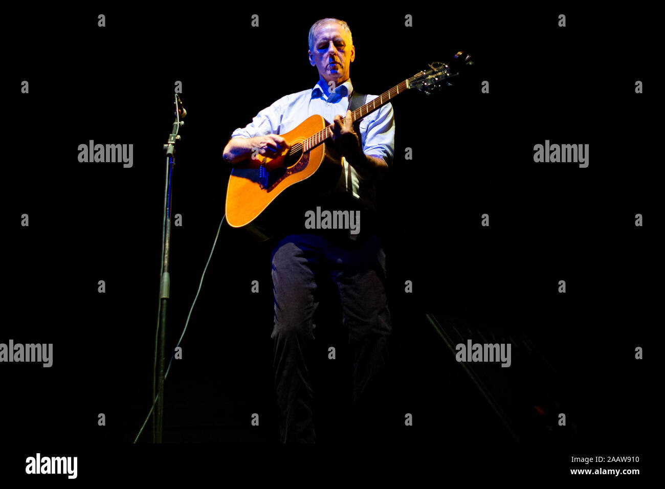 Australian singer-songwriter, guitarist and music critic, Robert ...