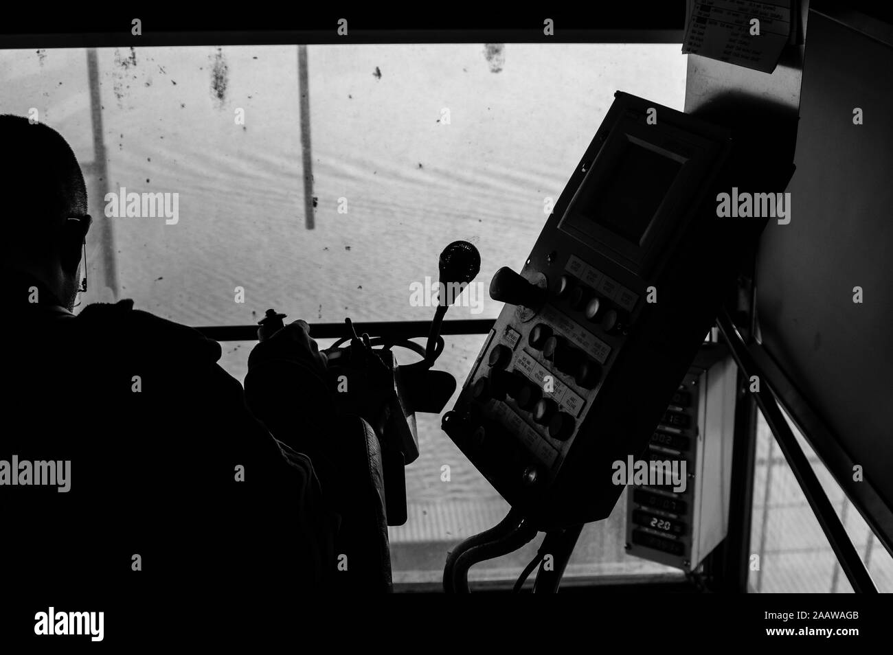 Heavy lift sea crane Black and White Stock Photos & Images - Alamy