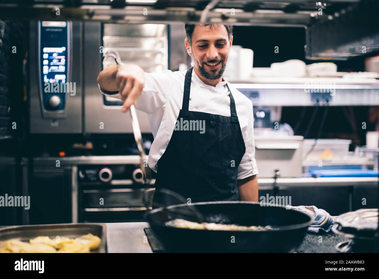 Work in a restaurant hi-res stock photography and images - Alamy