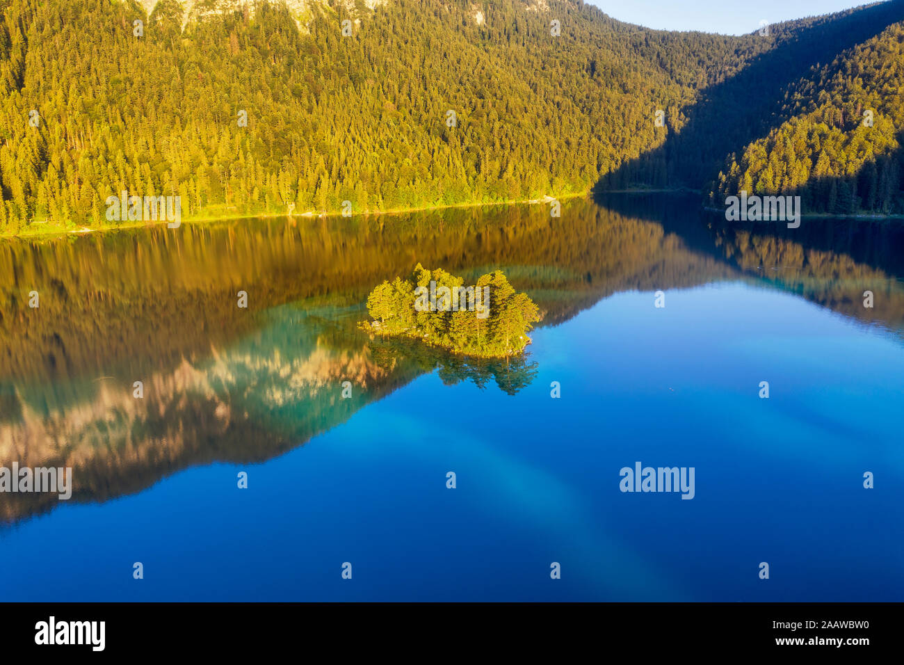 Ludwig Island at Eibsee lake near Grainau, Werdenfelser Land, Upper ...