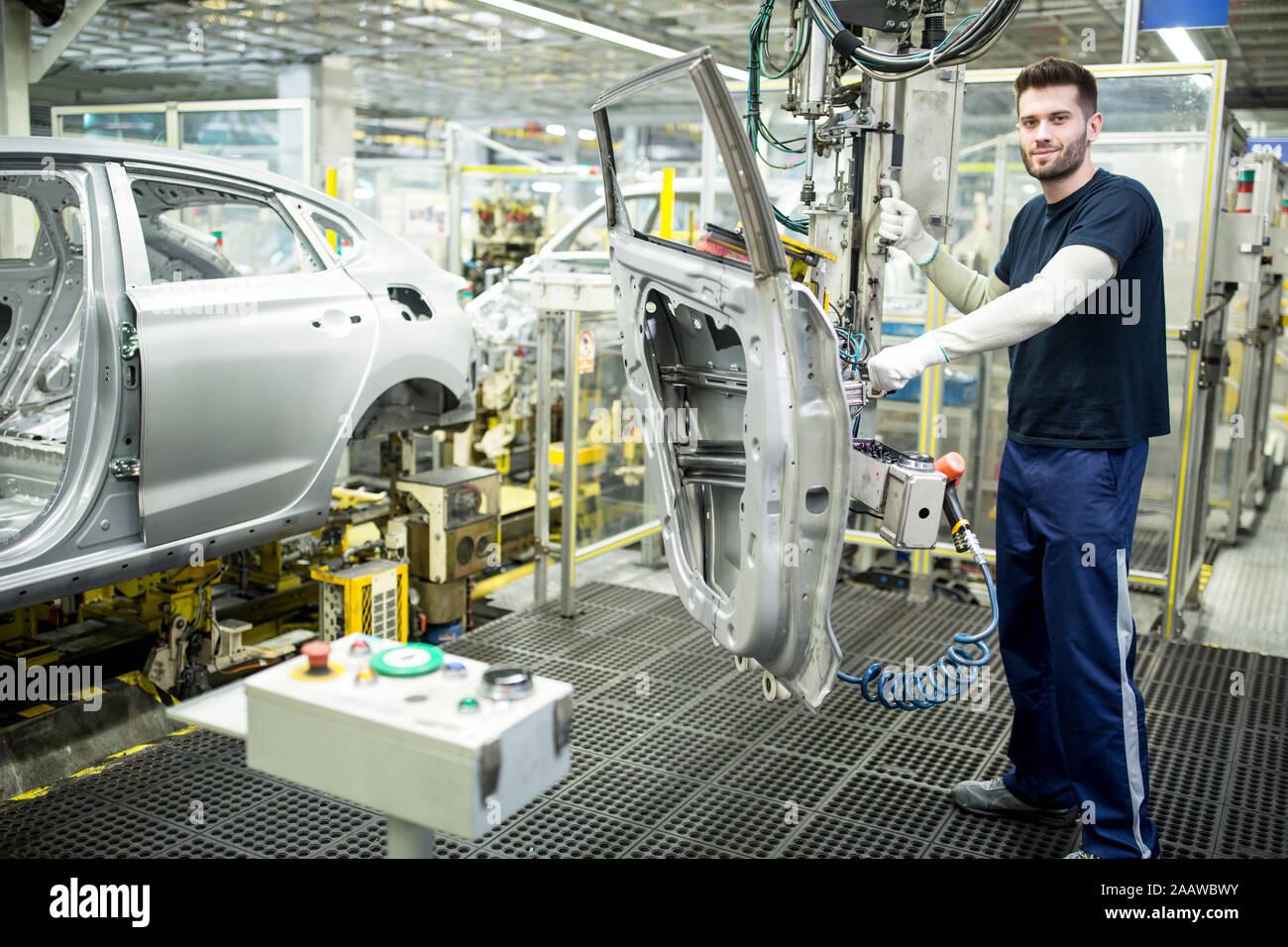Car factory worker hi-res stock photography and images - Alamy