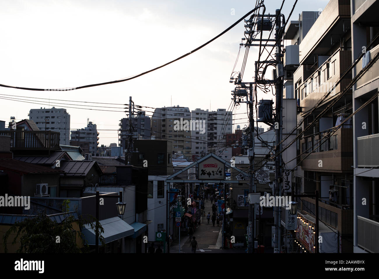 Built structure tokyo hi-res stock photography and images - Alamy