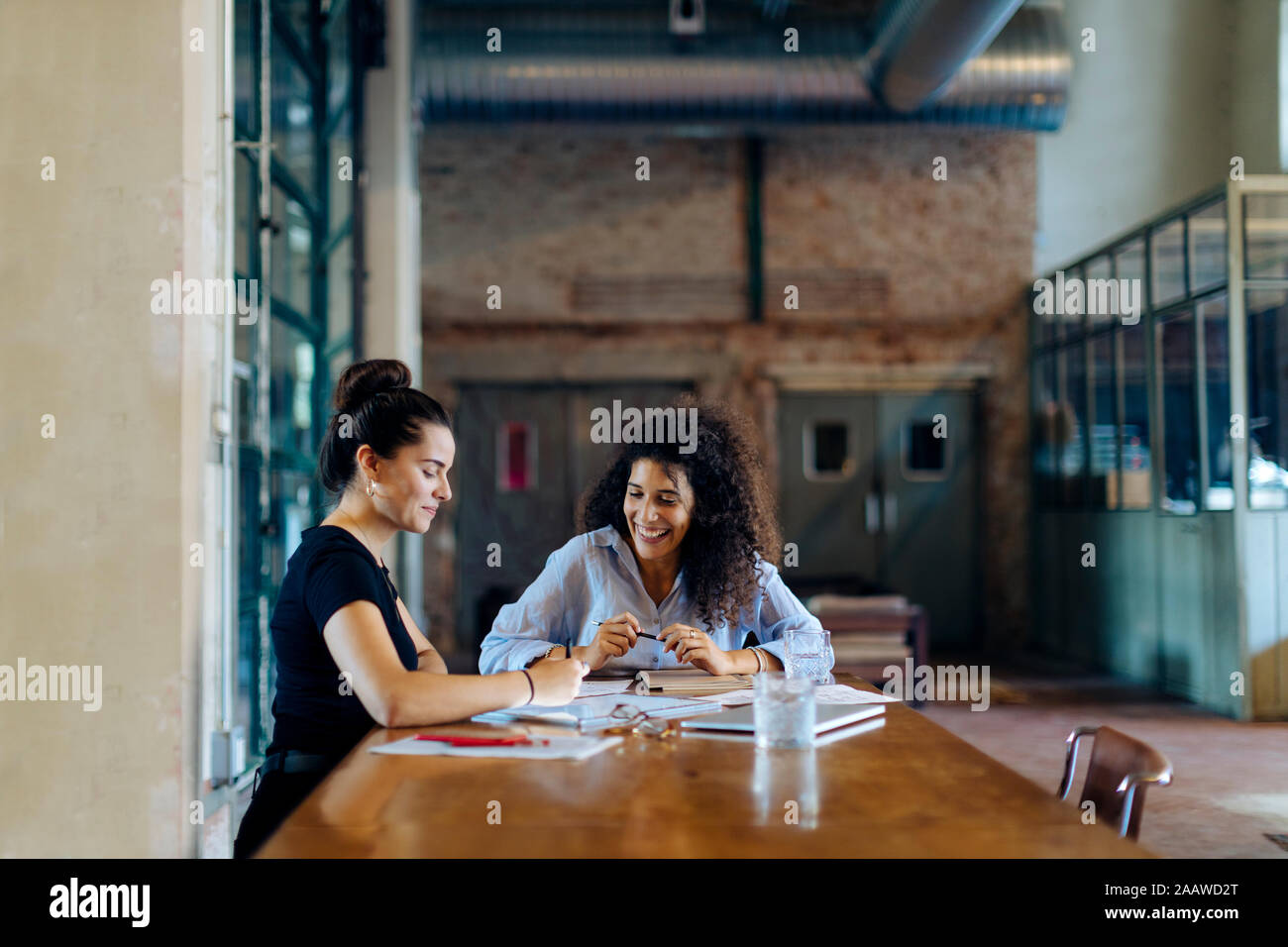 Conference room meeting graphic hi-res stock photography and images - Alamy
