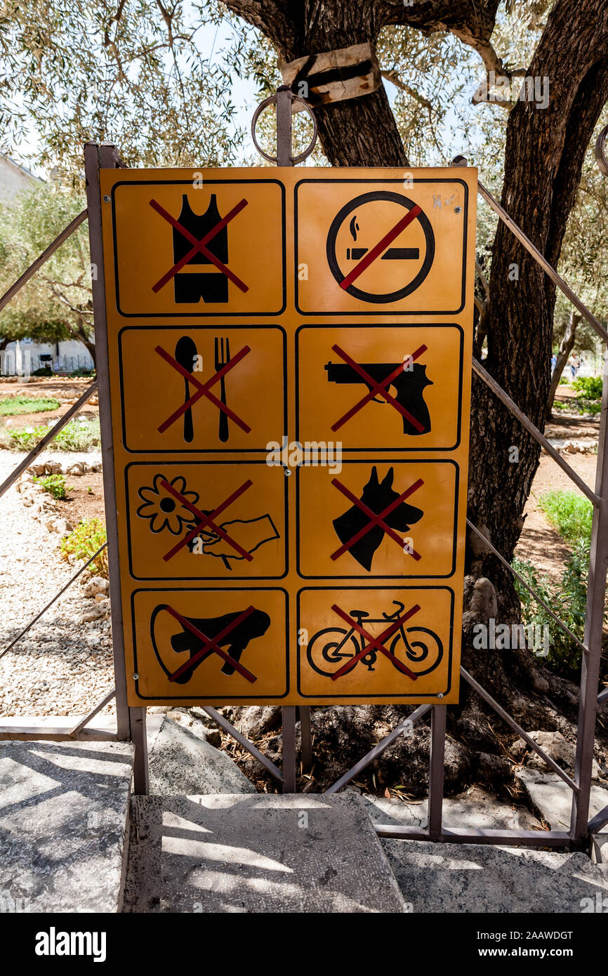 Traffic signs jerusalem hi-res stock photography and images - Alamy
