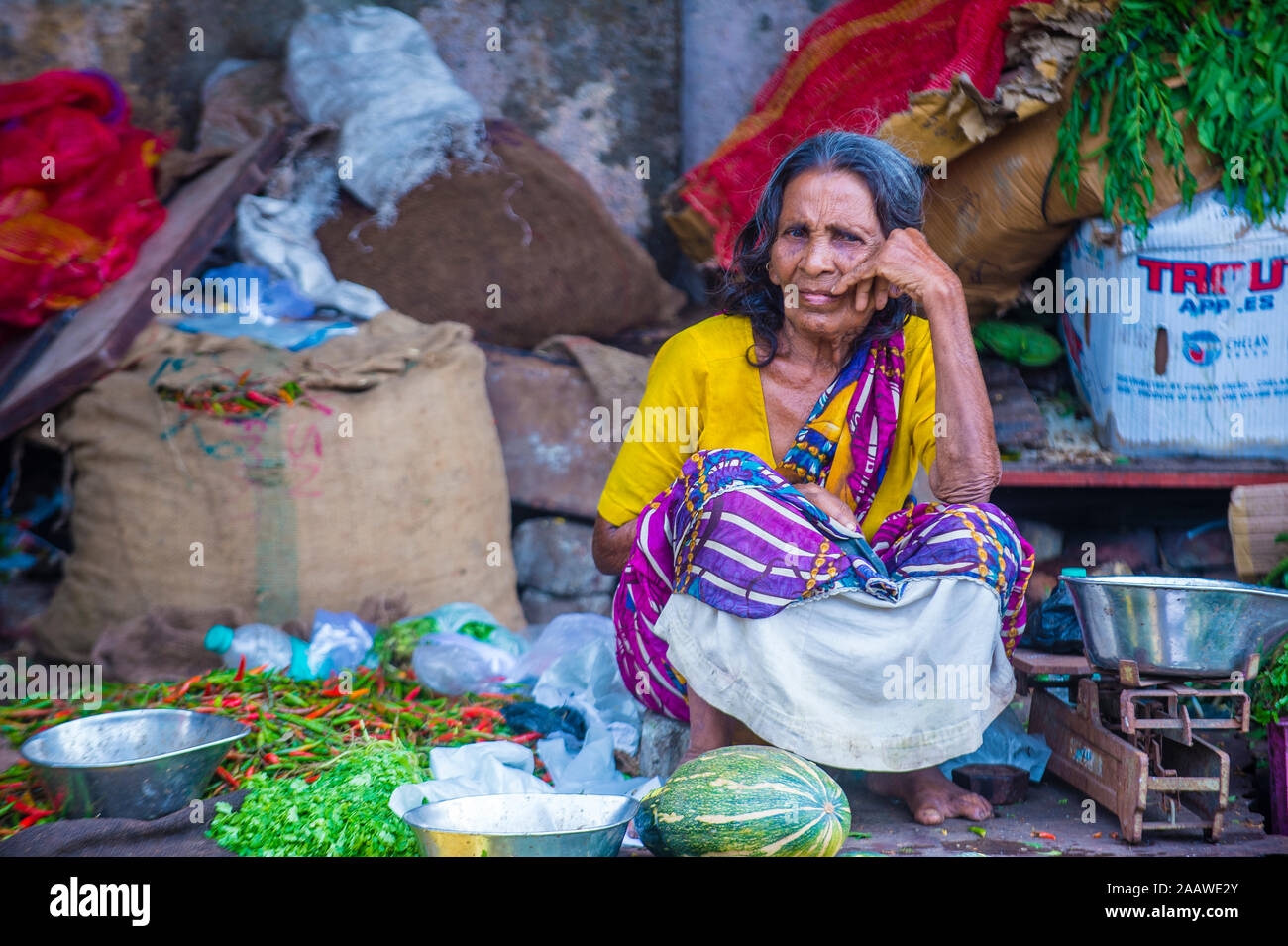 Indian woman in dharavi hi-res stock photography and images - Alamy