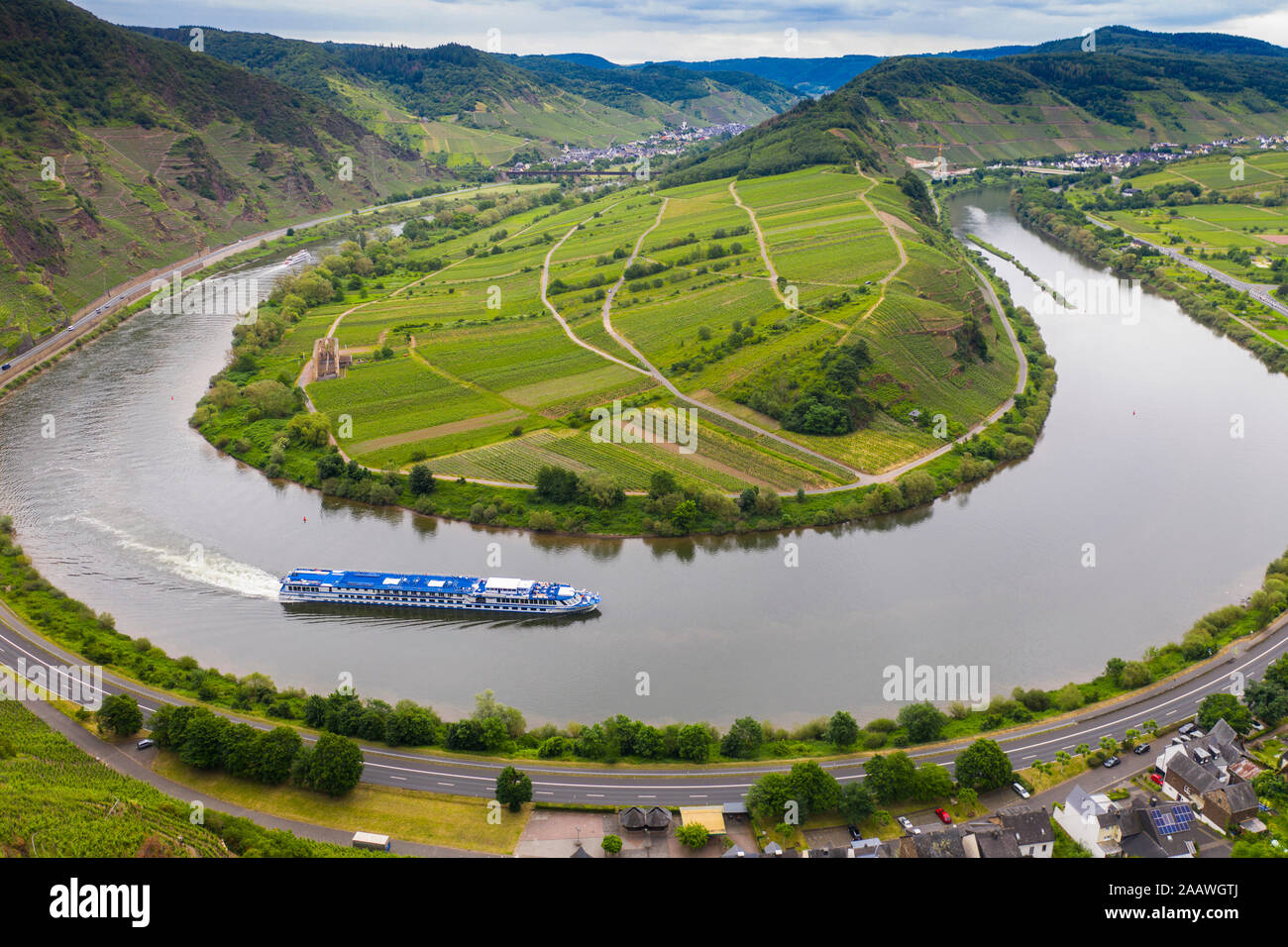 Aerial view of cruise ship on Mosel River bend, Bremm, Germany Stock ...