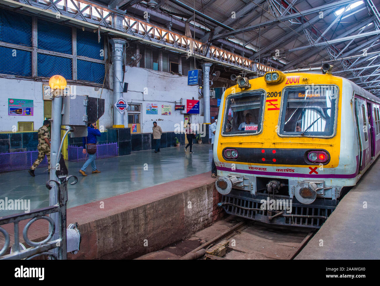 The suburban railway in Mumbai India Stock Photo - Alamy